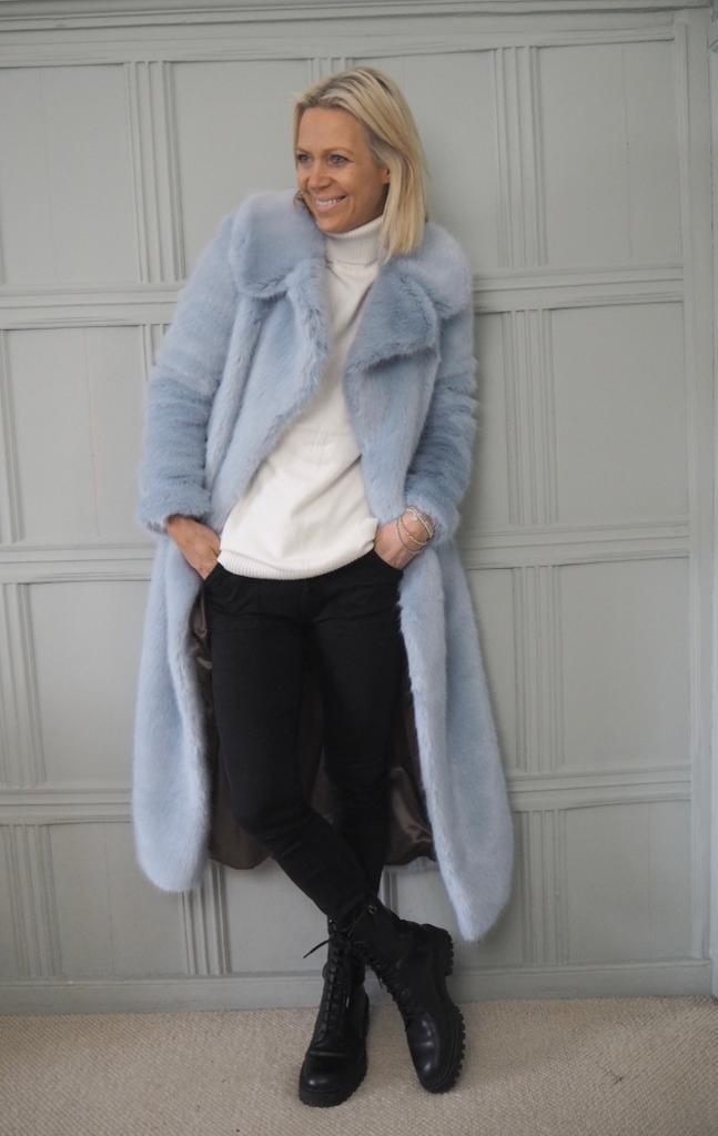 Long Coat – Miranda Dunn